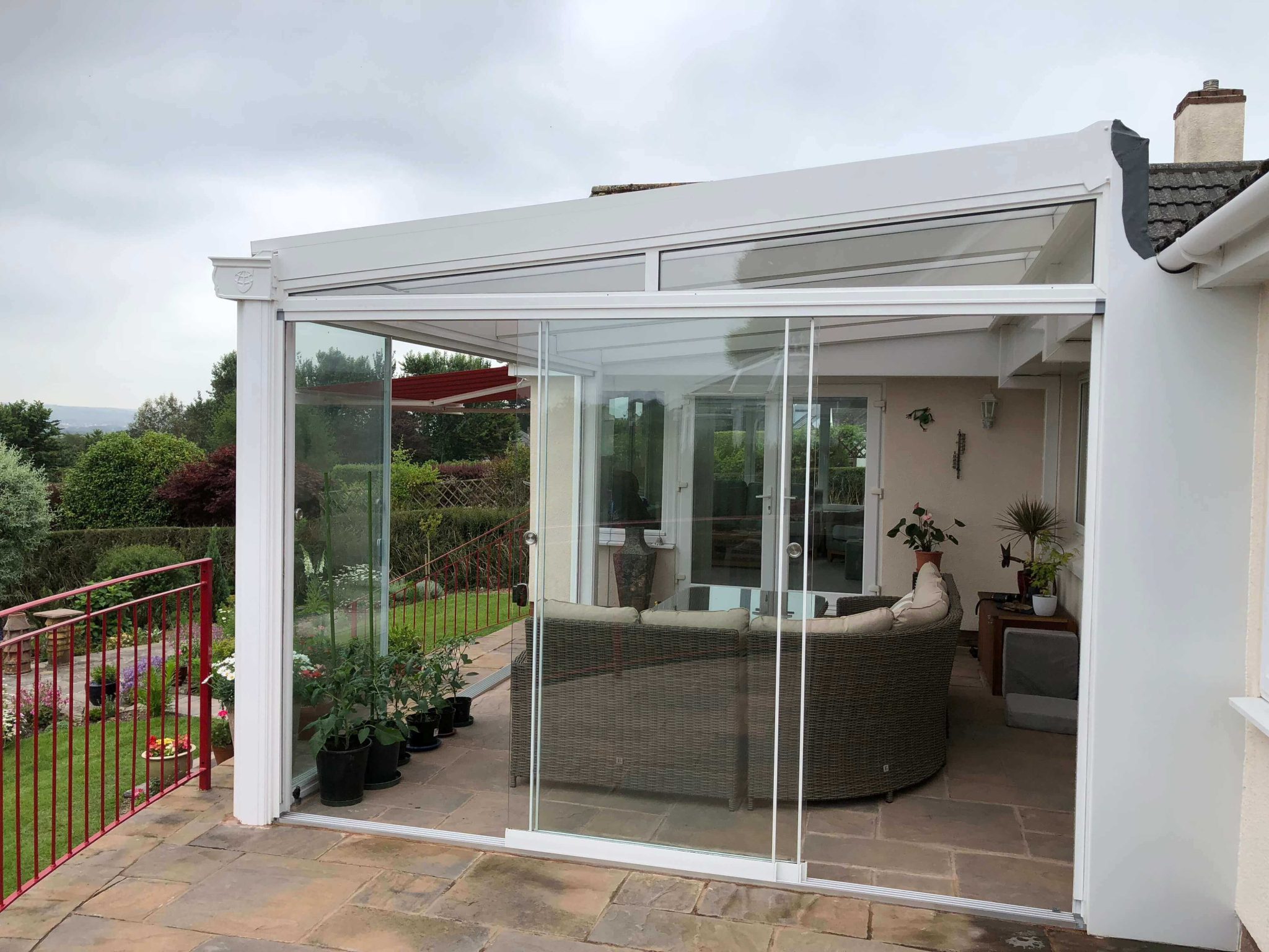 Glass Frame Solutions for Elegant Outdoor Spaces